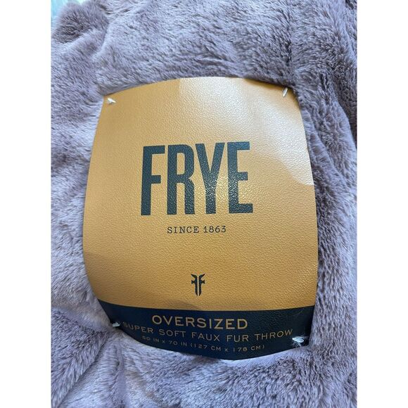 Frye | Bedding | Frye Faux Fur Throw Blanket 5 X 70 Nwt Reversible ...
